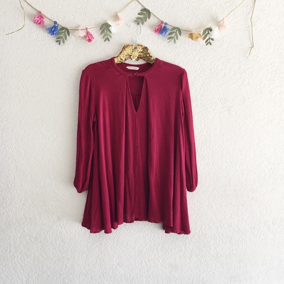 Izzy & Lola | Tops | Red Keyhole Swing Top | Poshmark